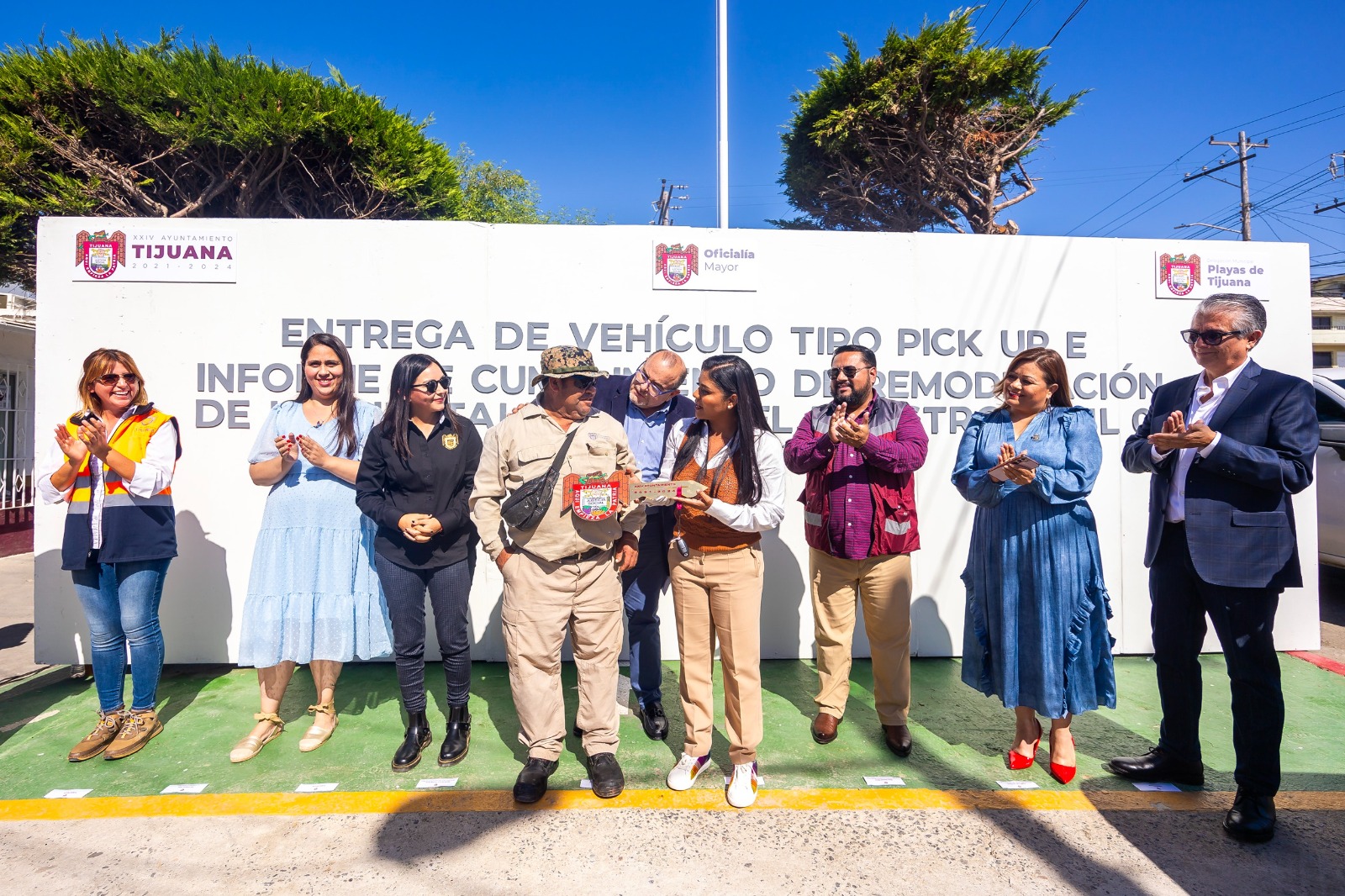 Entrega Montserrat Caballero Ramírez pick up a Servicios de Playas de ...